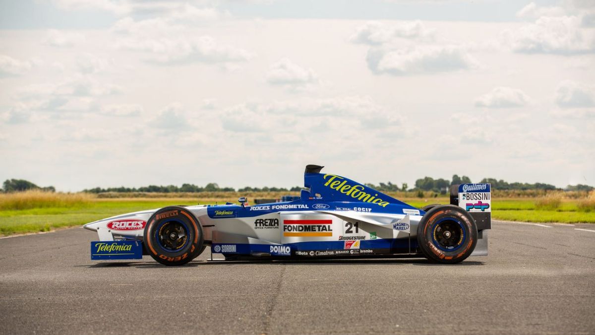 V10 van oude Formule 1-wagen starten is geen pretje - Business AM