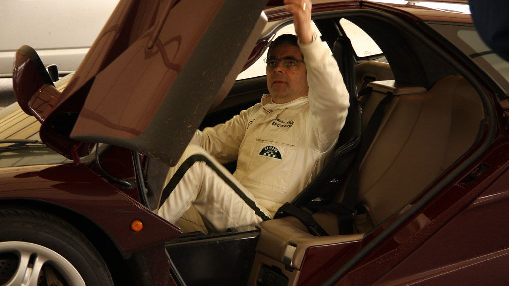 Mister Bean houdt niet van elektrische auto’s | Gocar.be