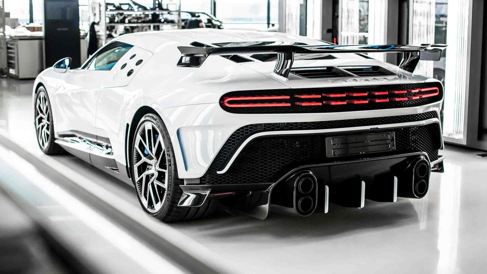 De verrassende reden van Cristiano Ronaldo om zijn Bugatti Centodieci ...