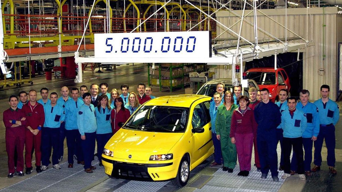 Urbexer bezoekt verlaten Fiat-fabriek | Gocar.be