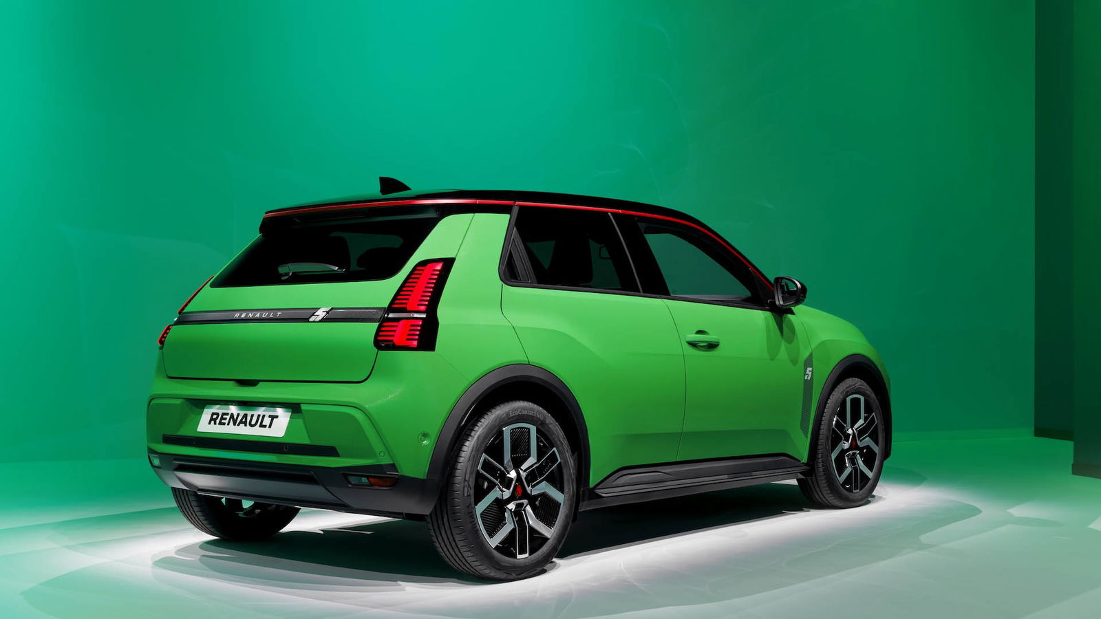 Alles wat je moet weten over de geheime versies van de nieuwe R5 E-Tech ...